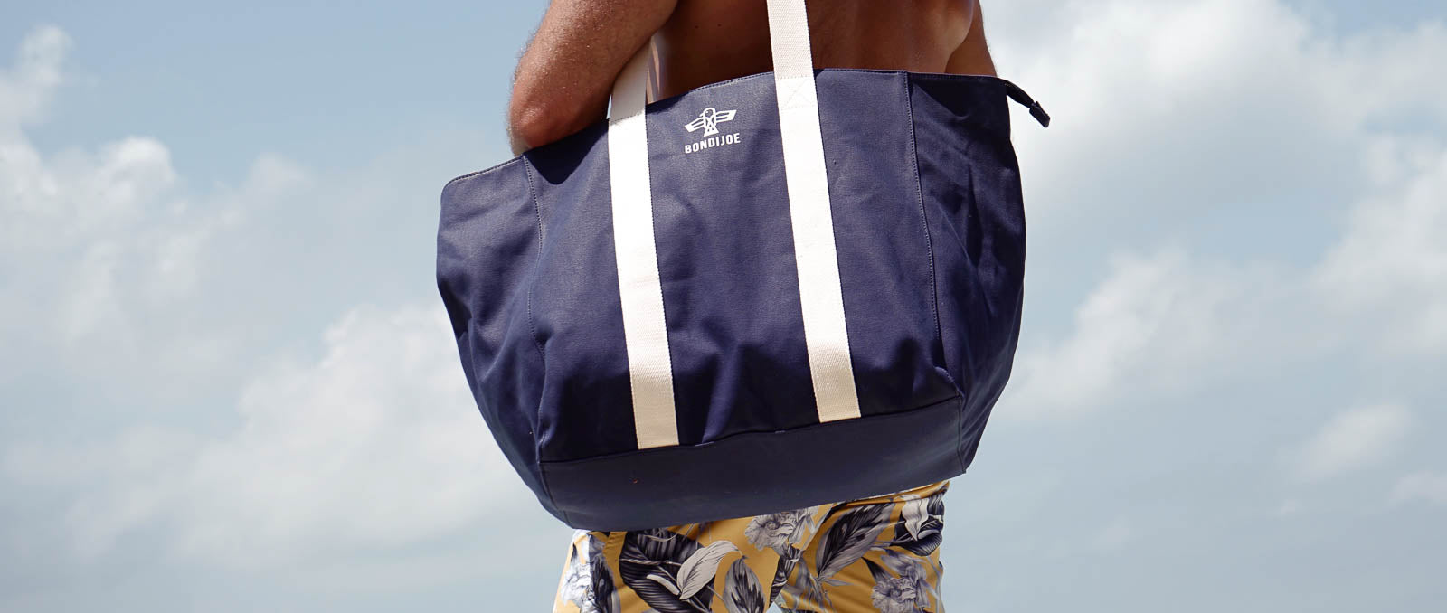 Sophisticated Beach Bag Styles for Men Who Love Luxury and Function ...